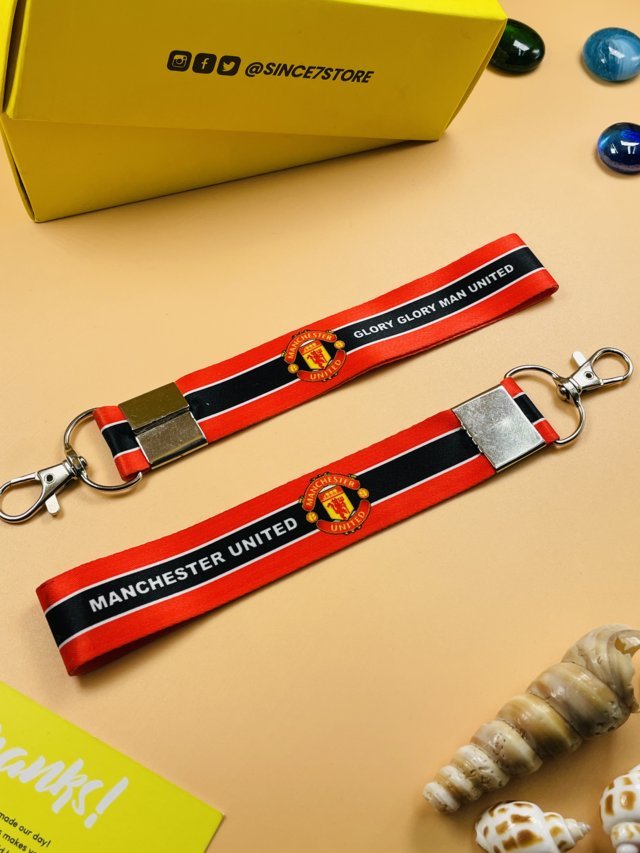 Manchester United Keychain – SINCE 7 STORE